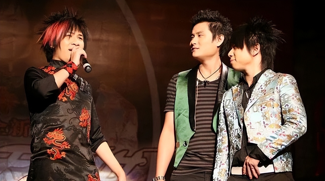 The 7 "destroyed" combinations, expelling the lead singer, fighting ...