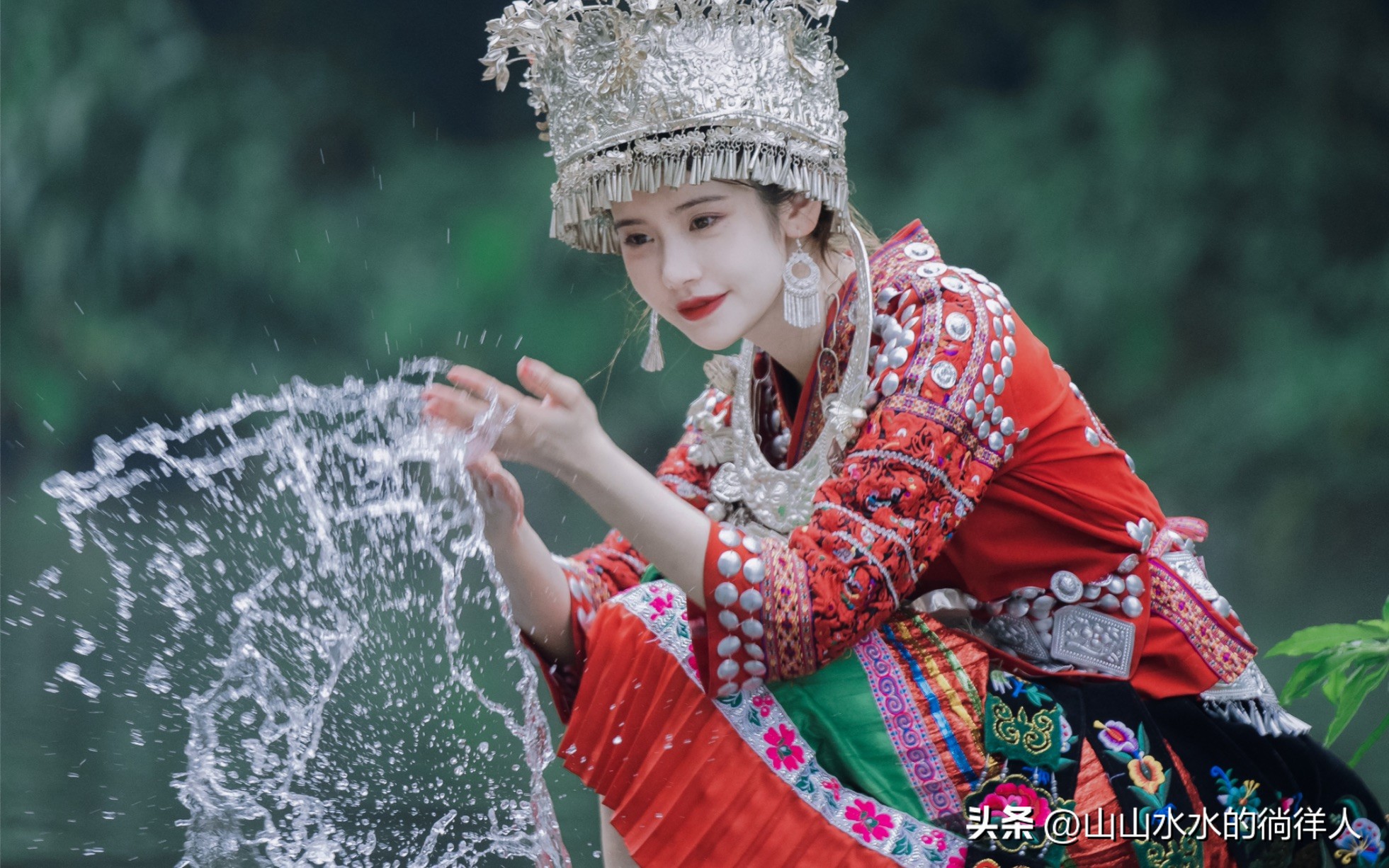 "Looking for Beautiful Countryside" - Phoenix Ancient Town in Western ...