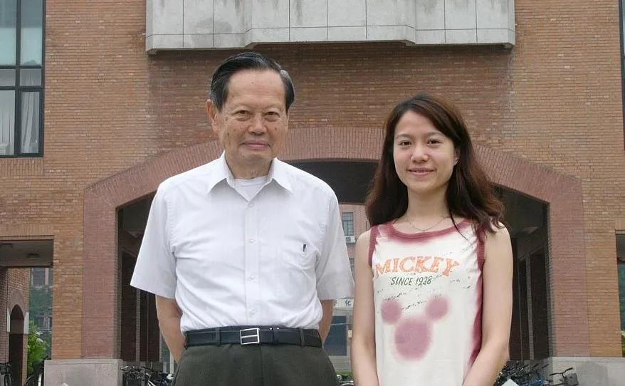 100-year-old Chen Ning Yang's birthday!The beautiful wife Weng Fan ...