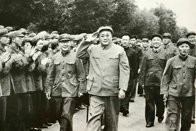 Liu Bocheng went to Jinan to recuperate, but Yang Dezhi ordered him to ...