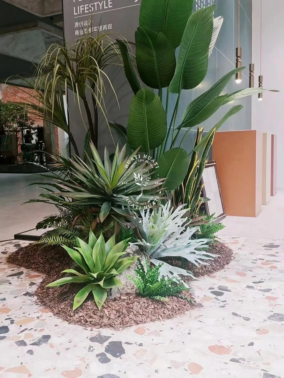 It can also give people a bright simulated plant landscaping - iNEWS