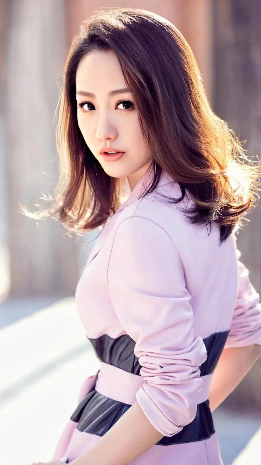 Yang Rong's photo mobile wallpaper - iMedia