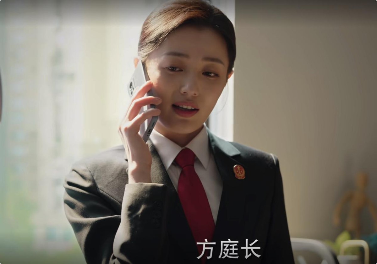 The beautiful man Wang Ziquan in "The Bottom Line" has beautiful facial features and elegant ...