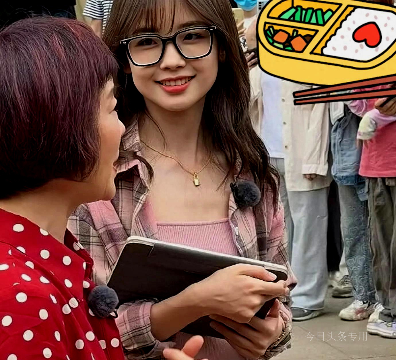 Take the female host of CCTV as an example, what is it about showing ...