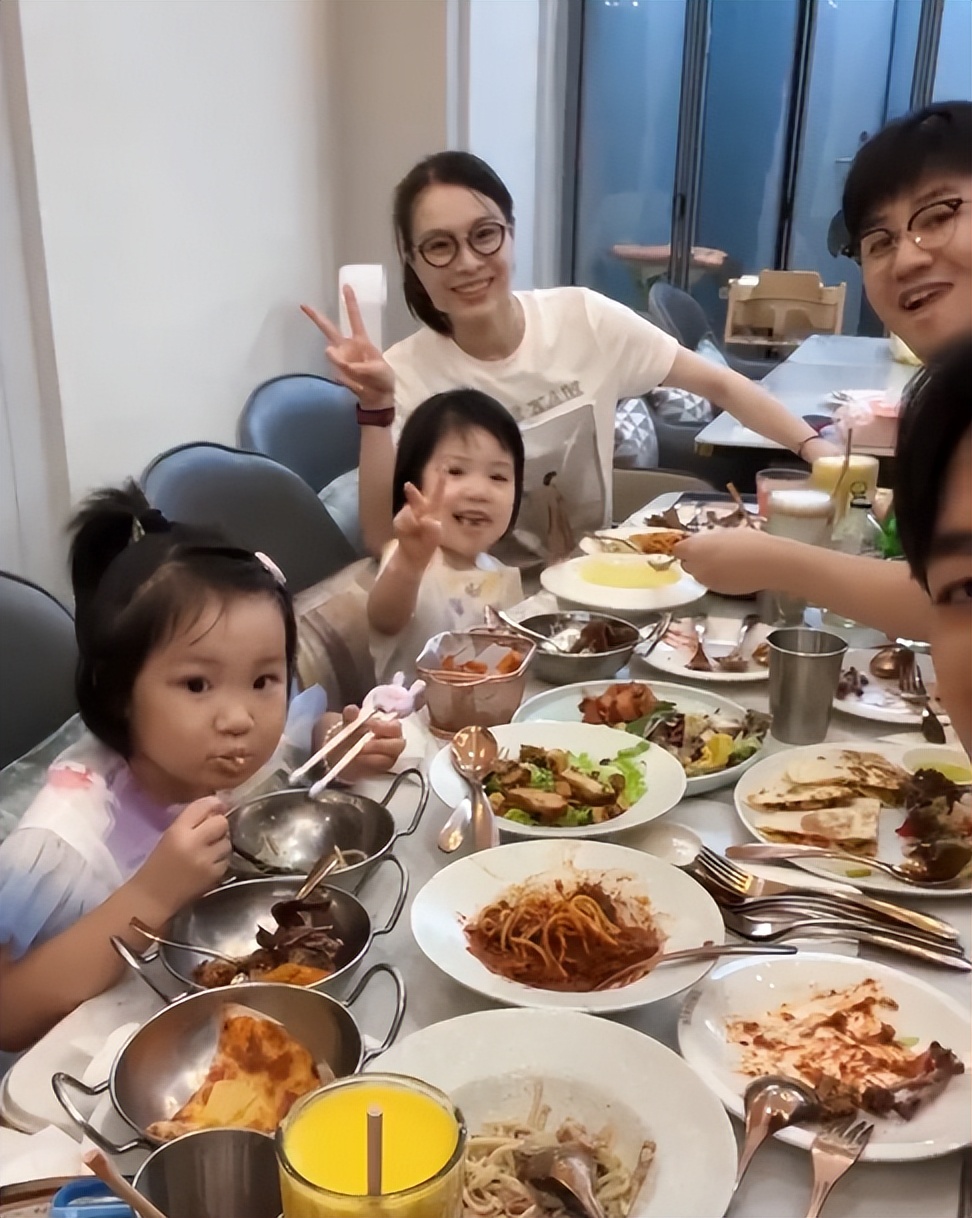 Wang Zulan: To expand the circle of friends, go to visit Xie Na for a ...
