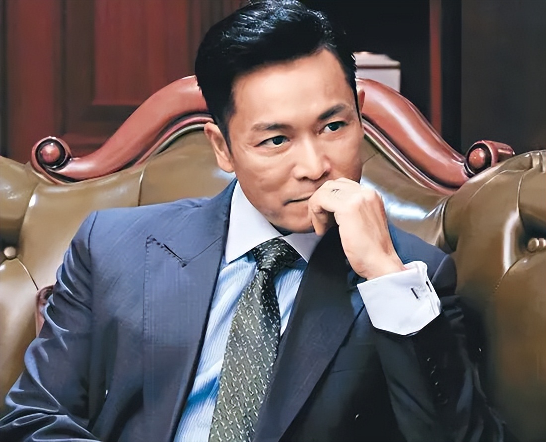 Once regarded as Leslie Cheung's successor, he won TVB's "Video Crown ...