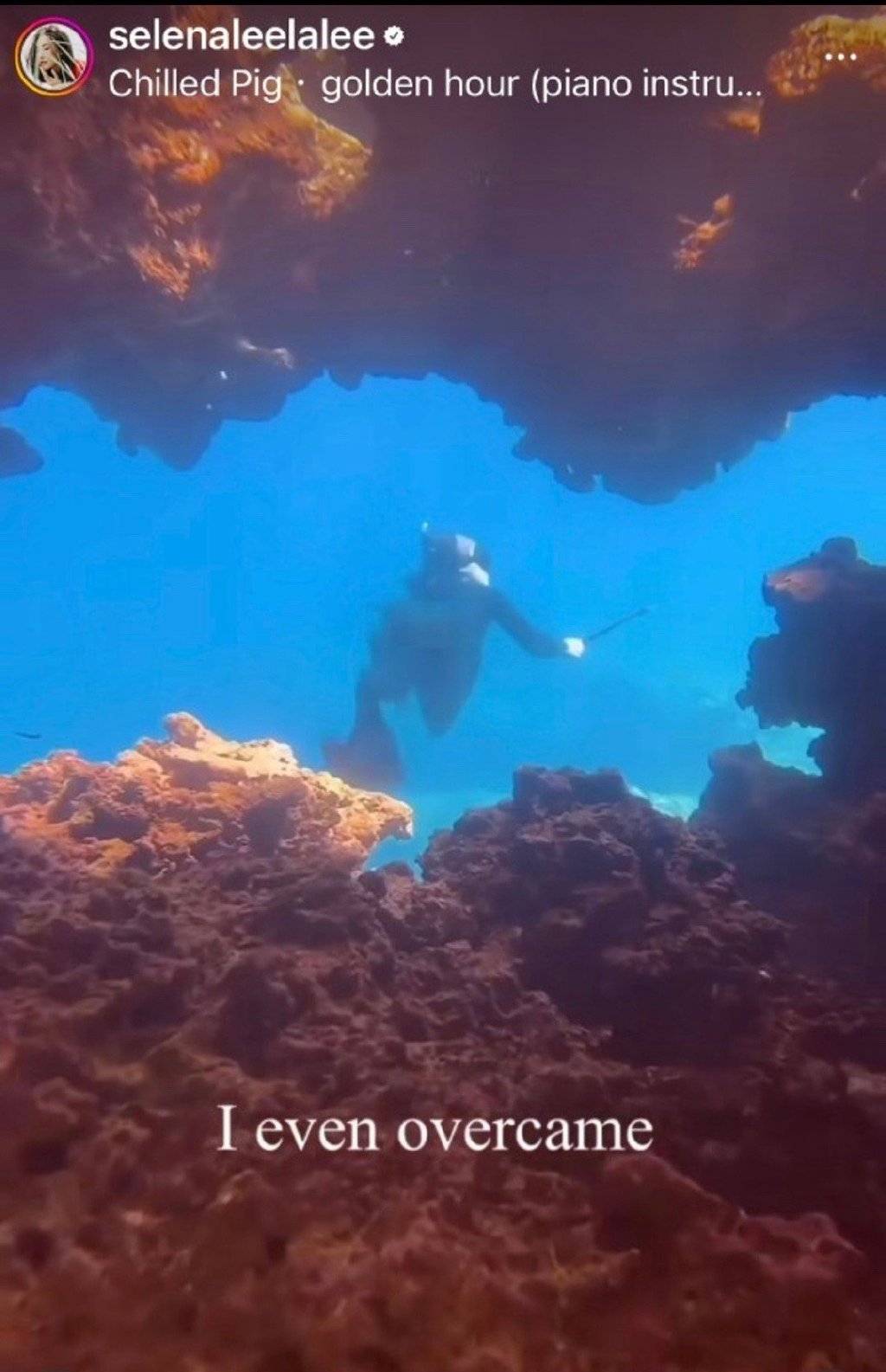 Hong Kong actress Li Shiwei overcomes her fear and dives into a cave ...
