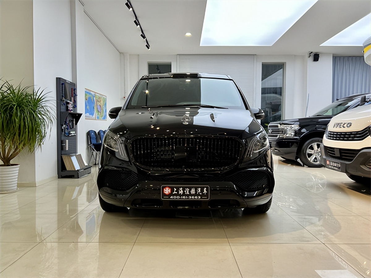 How to modify the Mercedes-Benz Vito?The old driver gives some ...