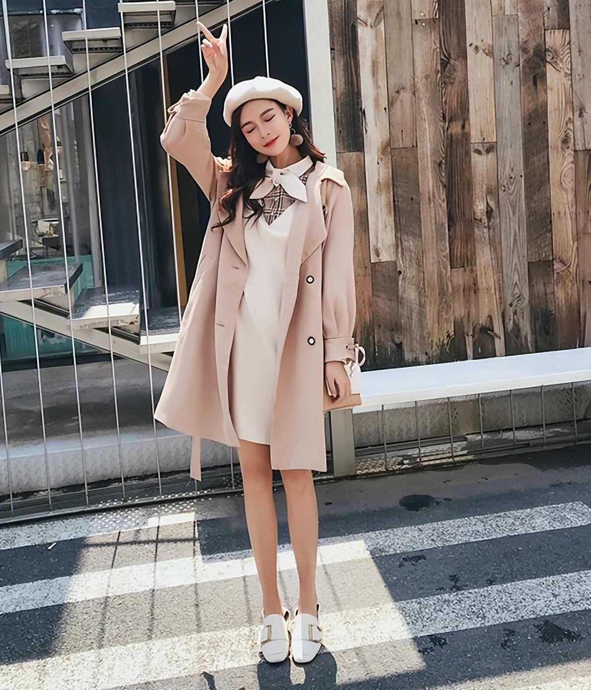 Glamorous fashion: The body photos of the stunner models are exposed ...