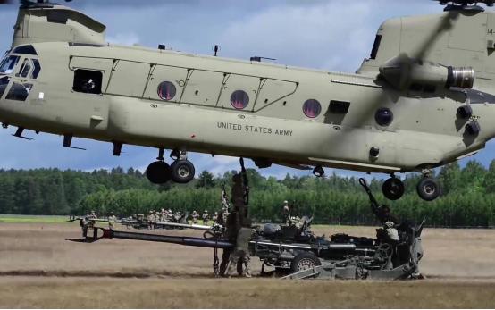 The famous Chinook transport aircraft has been parked in China for 49 ...