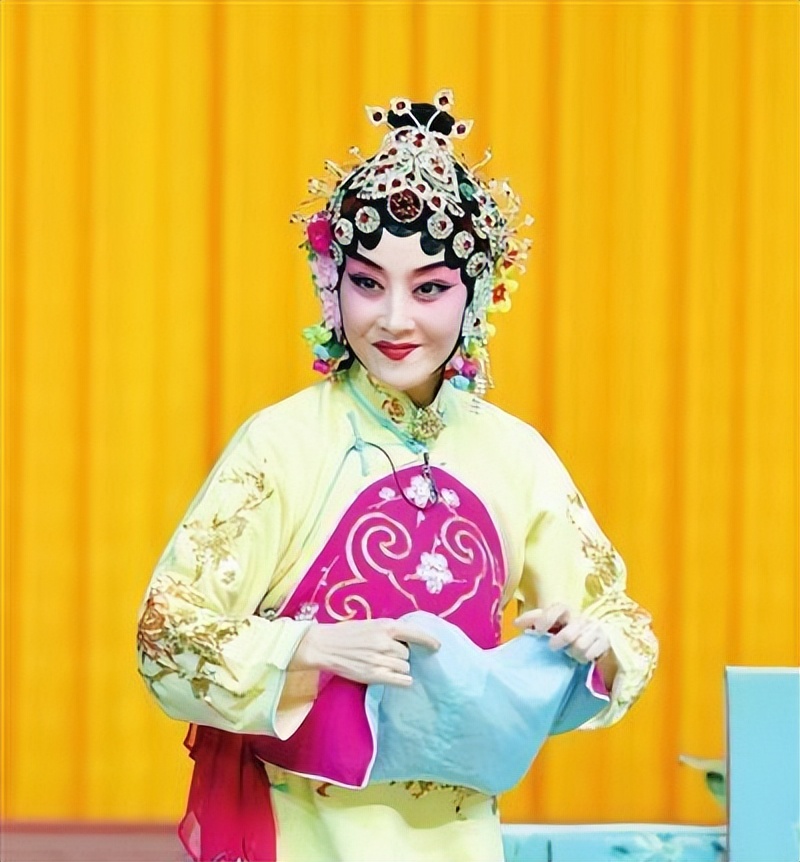 The first-class actors of the Tianjin Youth Peking Opera Troupe: the ...