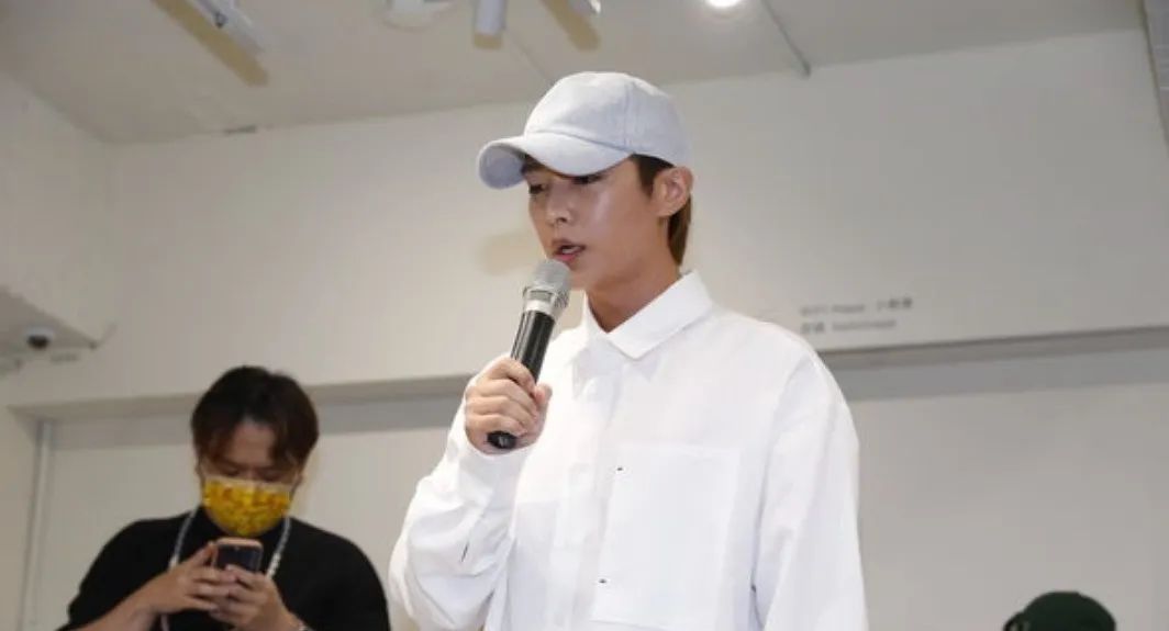 Aaron Yan bowed down to apologize to Qiu Yaole, but the other party ...