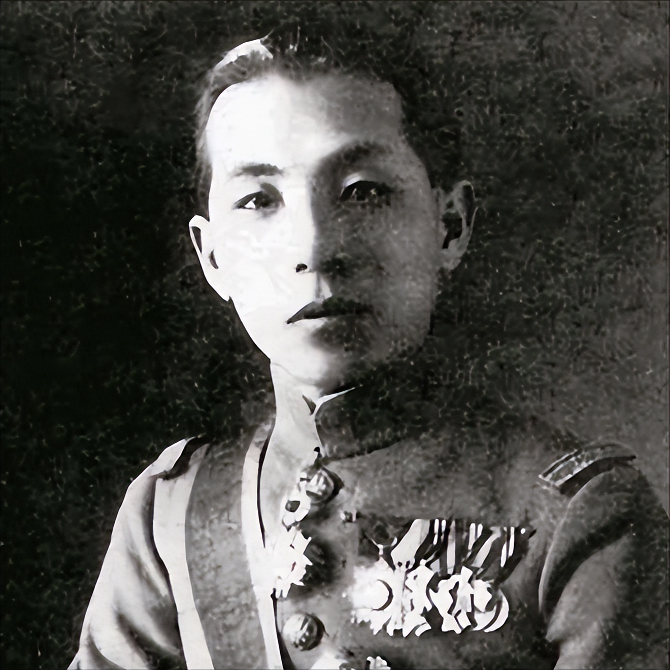 In 1991, Deng Xiaoping sent someone to invite Zhang Xueliang to return ...