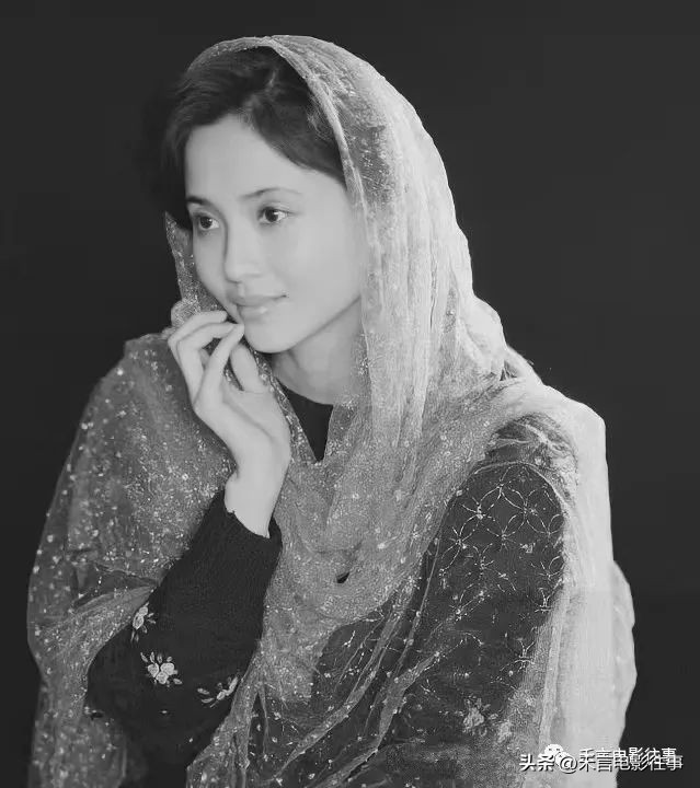 Tan Xiaoyan, Wang Luyao, Zhu Lin, and Tao Huimin have the same veil ...