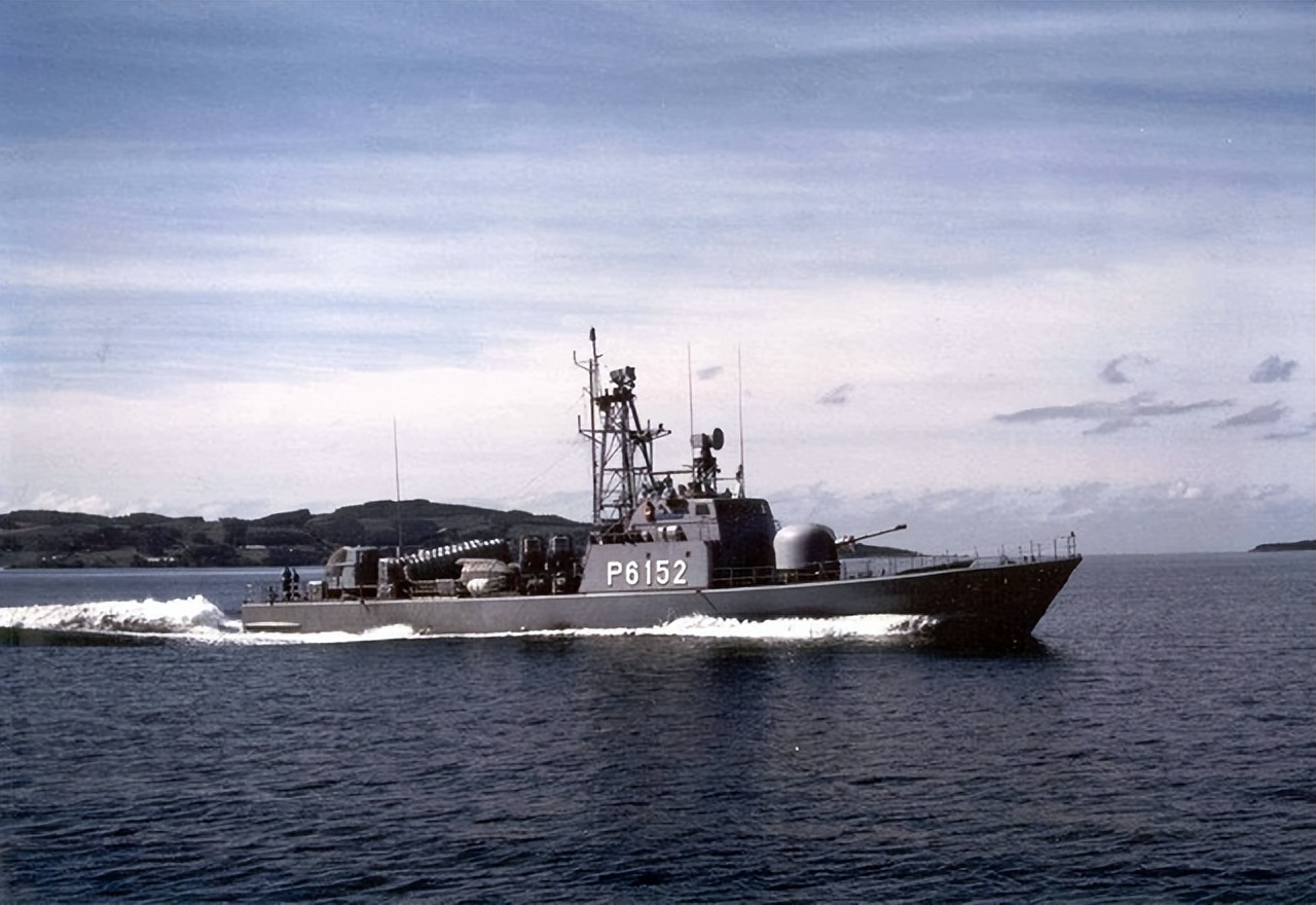 The pioneering work of the Federal German Navy missile boat, the Tiger ...