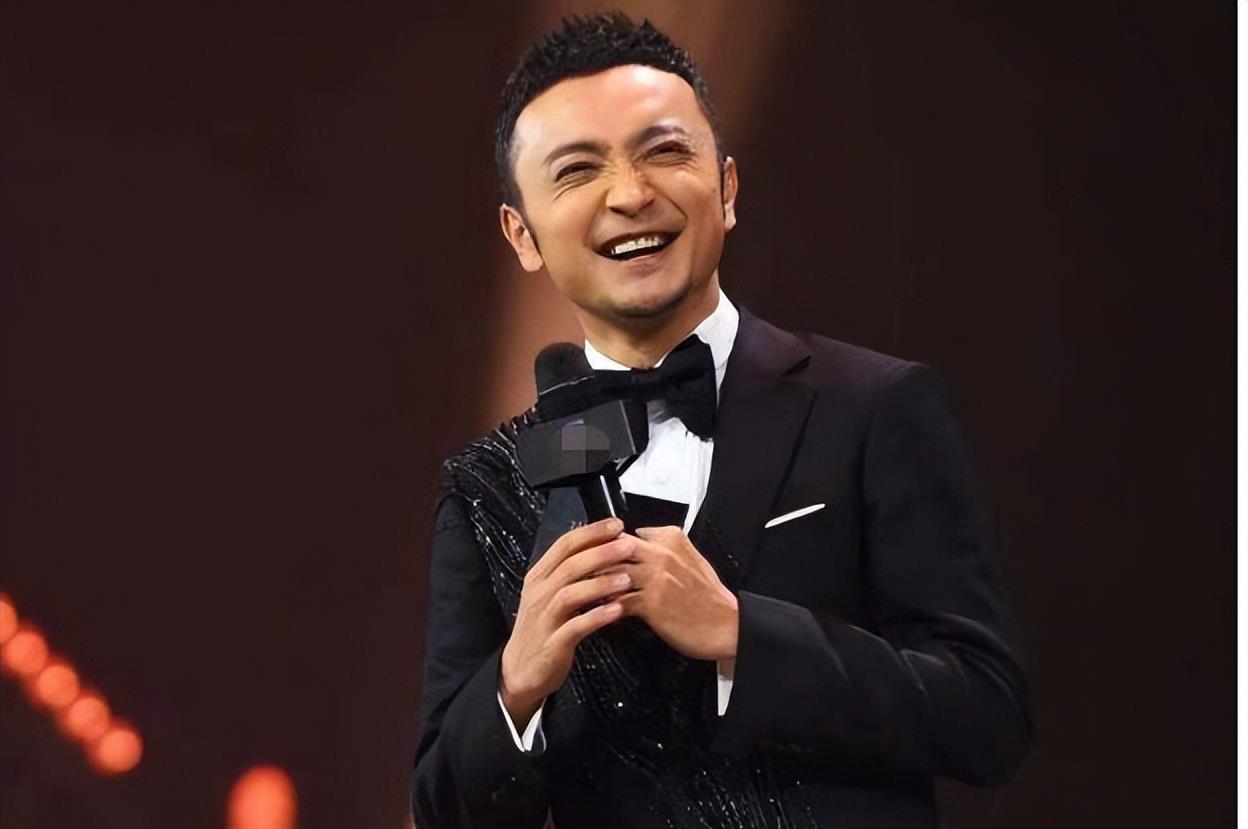 CCTV host Nigmaiti revealed his true colors, and this time his fox tail ...