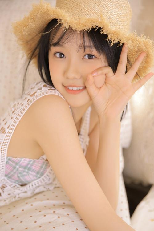Huo Fan: Married to Zhang Fengyi, who is 12 years older, but has no ...