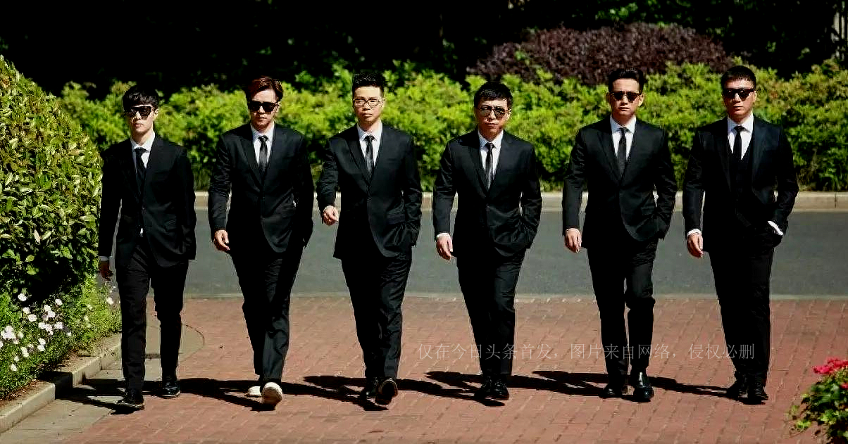 The game got out of control, the extras were scolded, and the guests ...