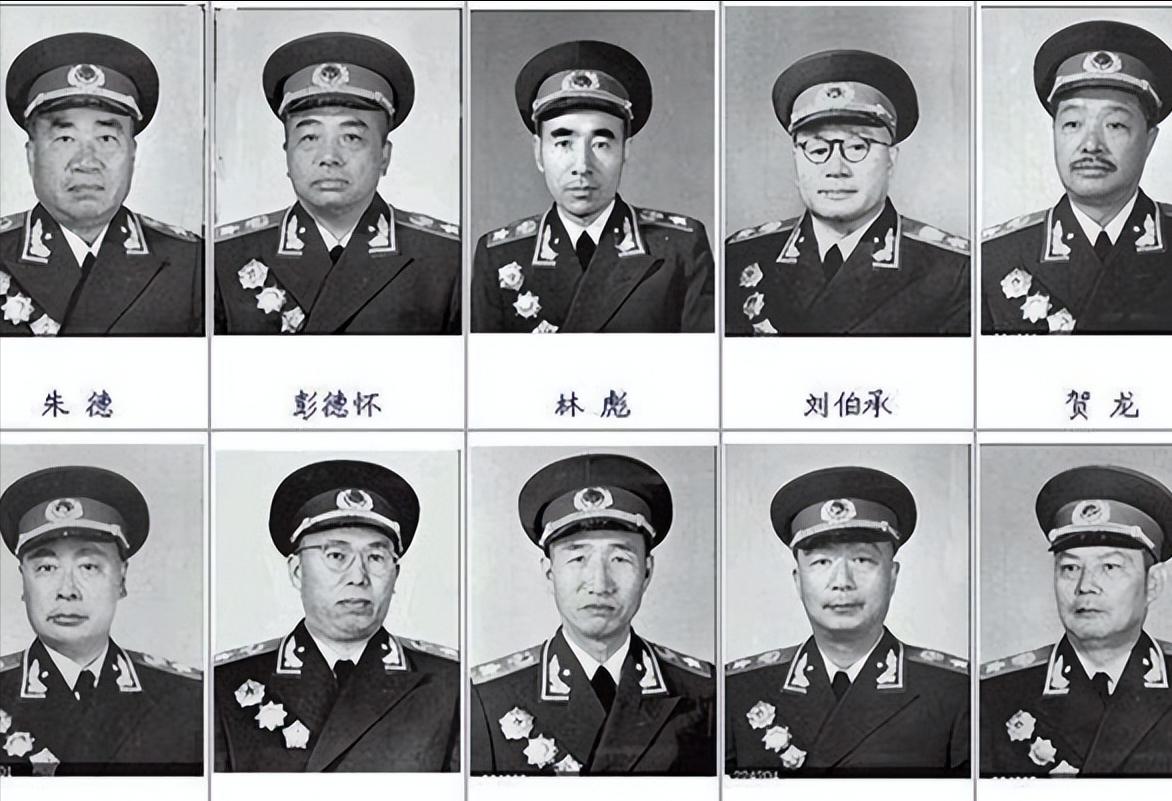 In the 1955 award ceremony, Zhu De awarded the award certificate 004 ...