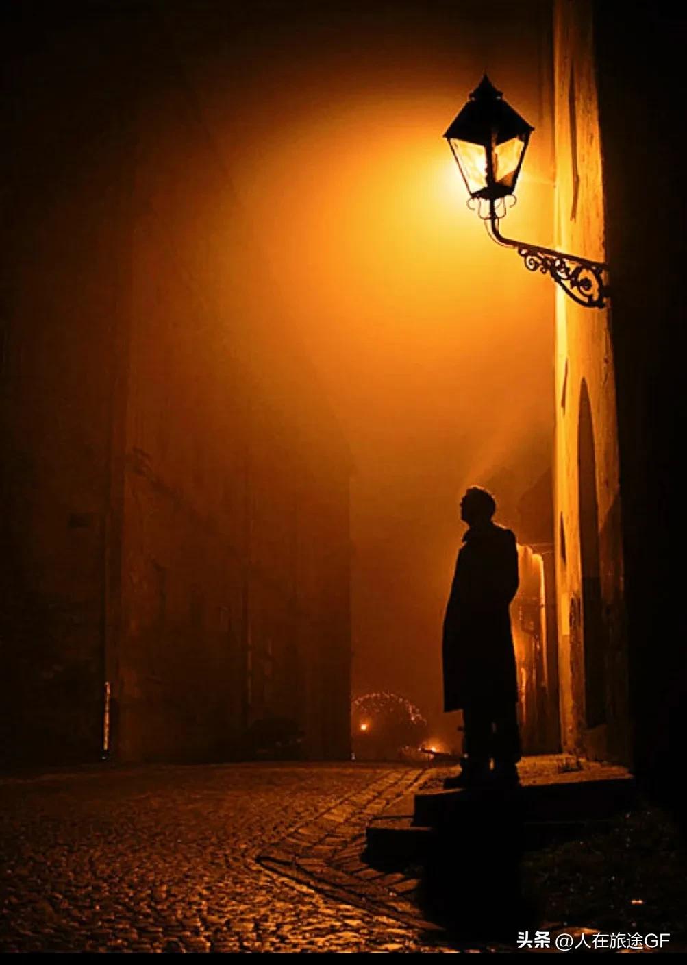 If you can't find me, please stand in the most conspicuous place, and I ...