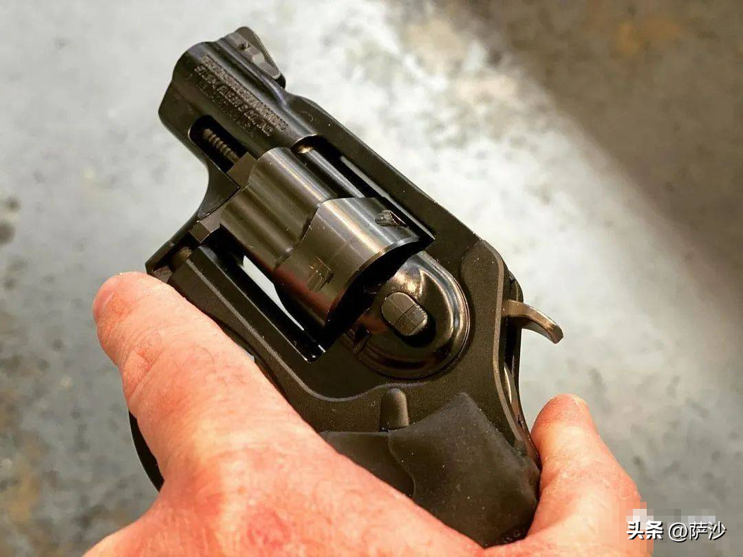 The Hitman Browning Pocket Revolver Hidden in his Pocket: Sasha's Atlas ...