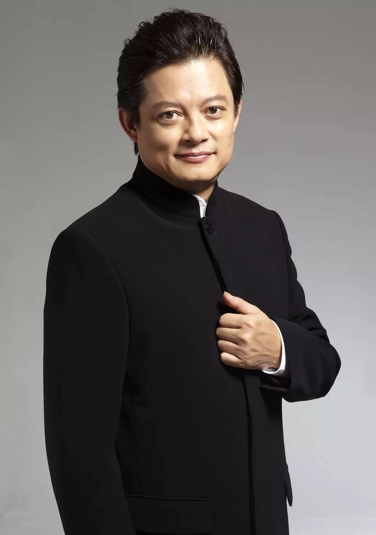 65-year-old Warren Mok showed his love for the first time after ...