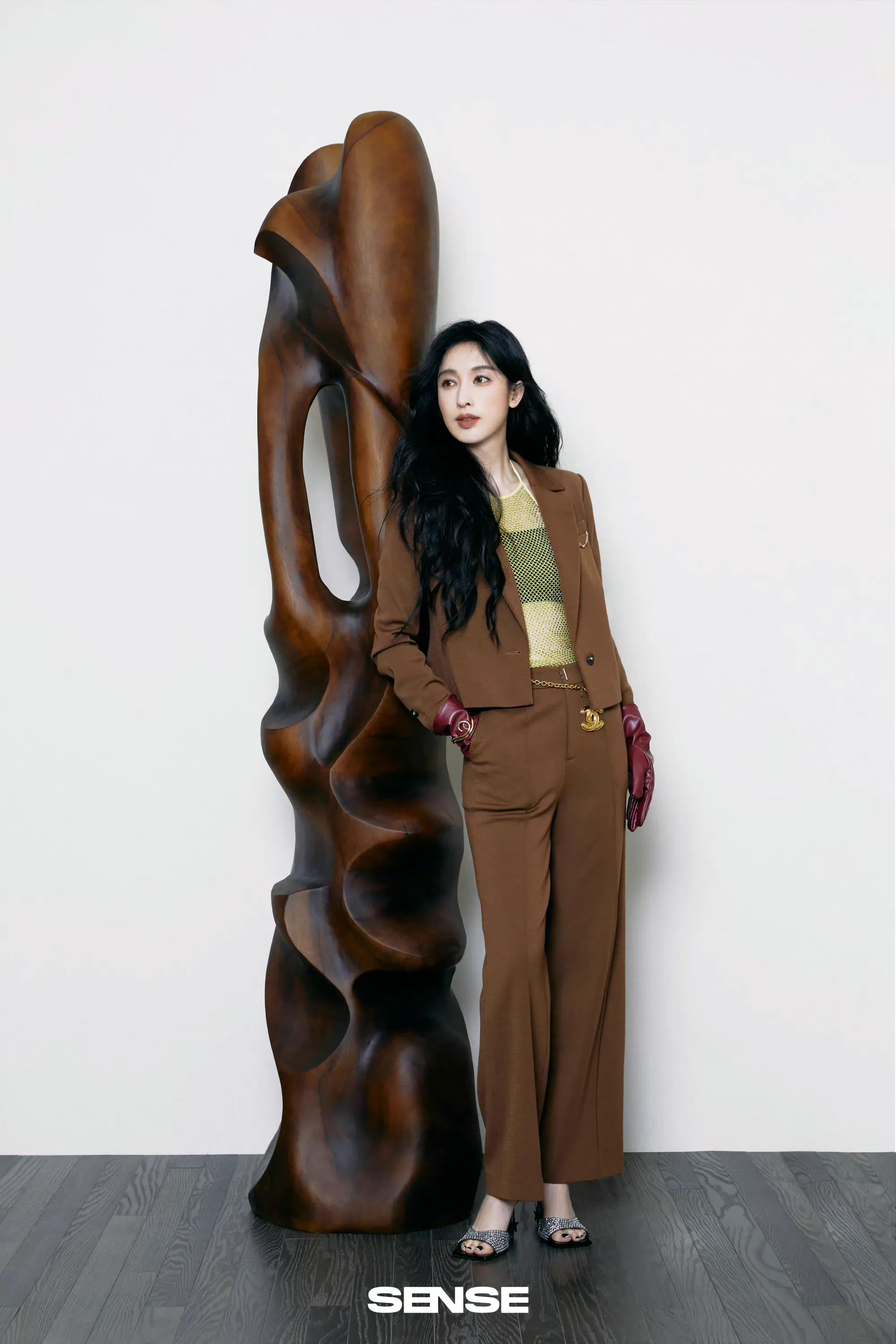 Tall Goddess - iNEWS