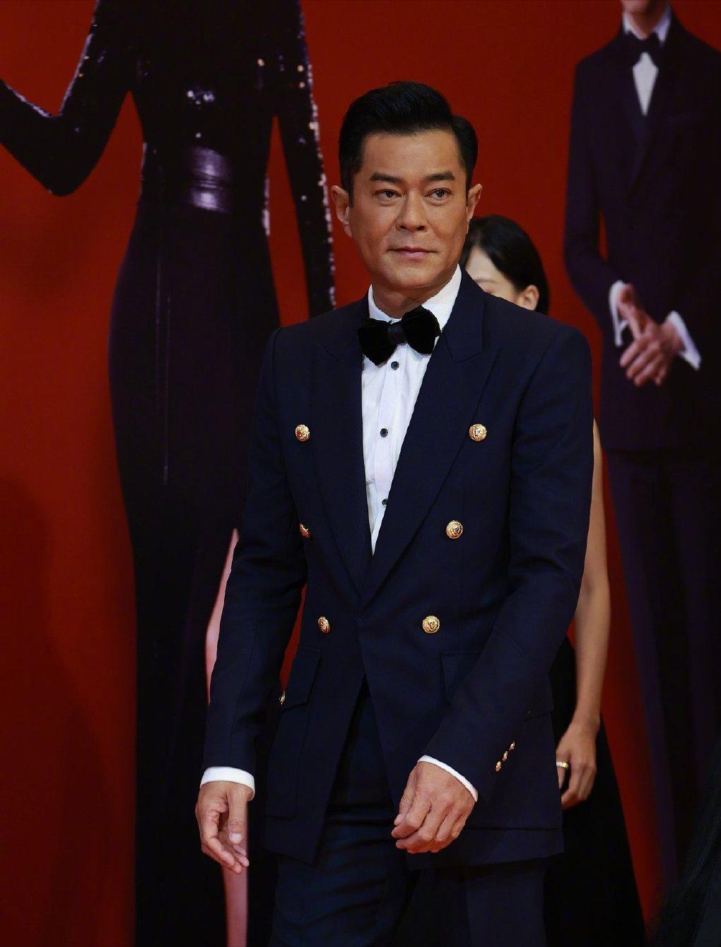 The 85-year-old Xie Xian won the best actor, Wu Zhenyu escorted him again, and Gu Tianle was ...