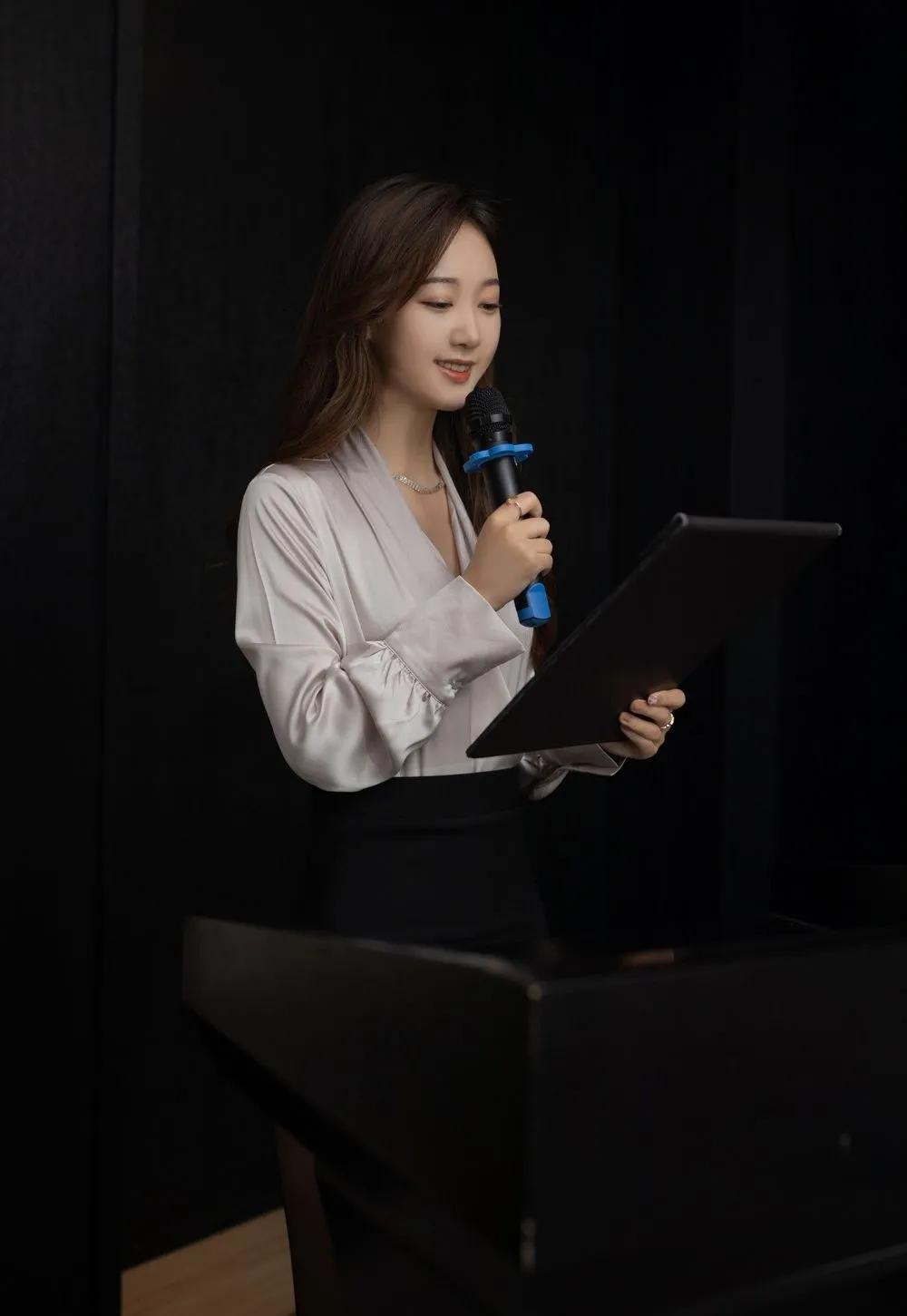 The best beauty Tang Anqi Yujie hotel black silk legs photo - iNEWS