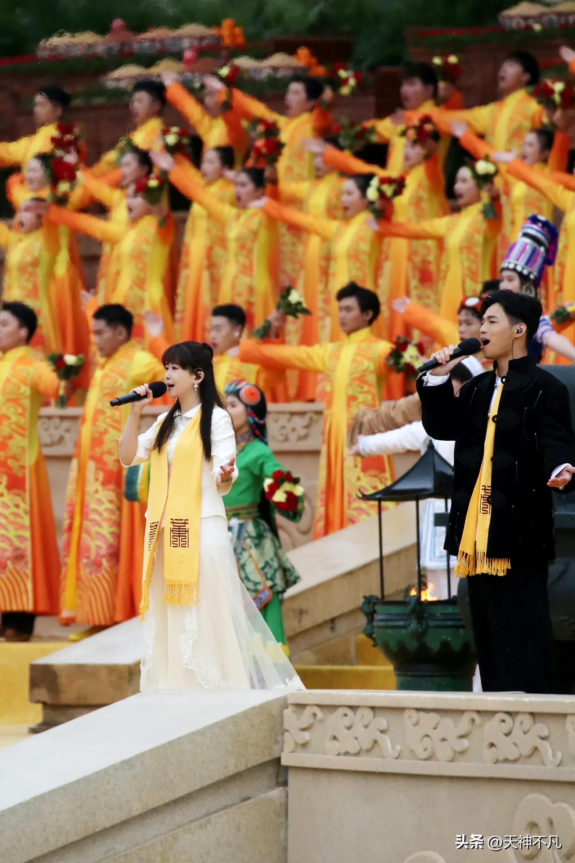 54-year-old Meng Tingwei made a comeback to participate in the ancestor worship ceremony, and ...