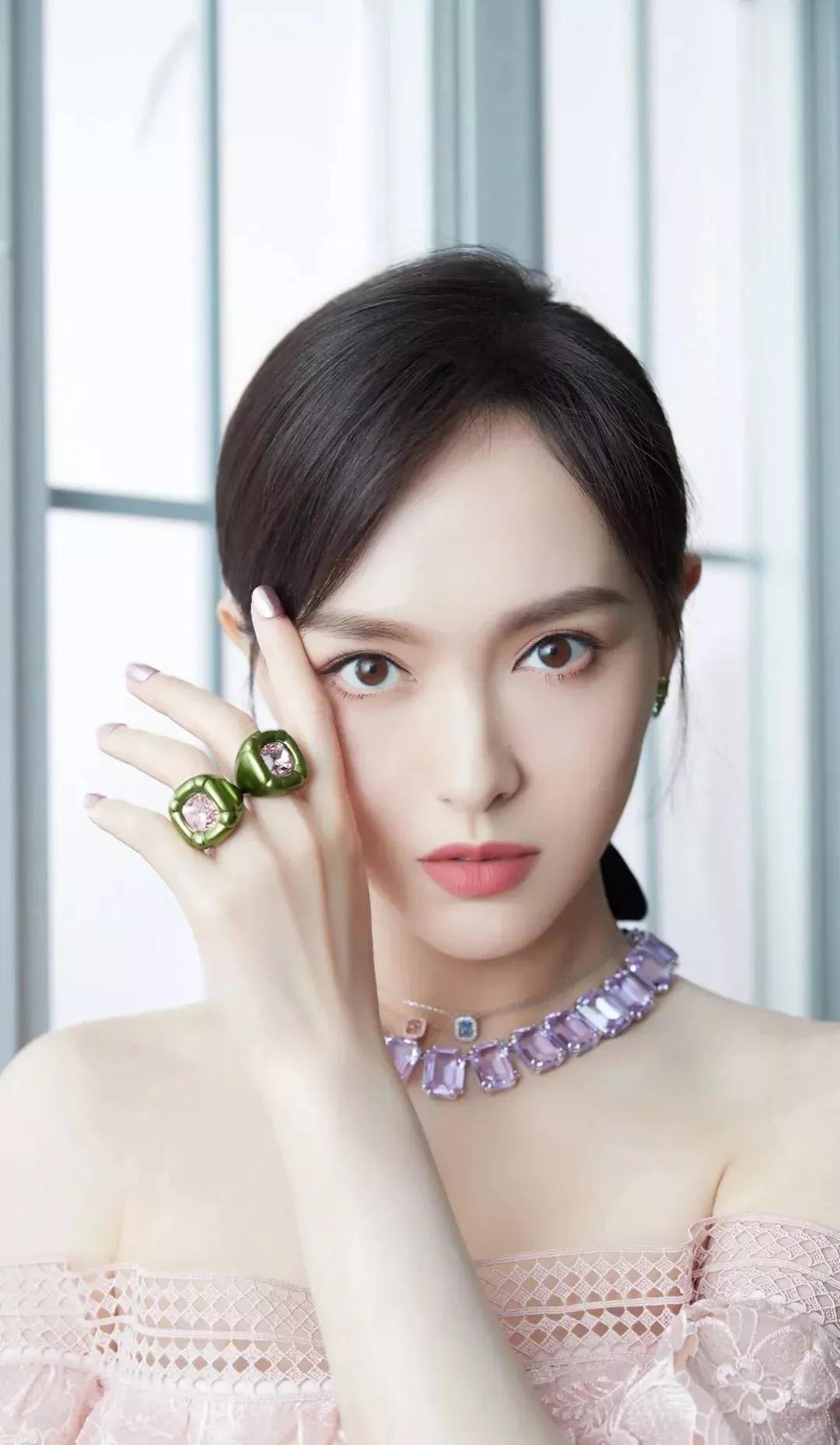 Sweet goddess Tang Yan - iNEWS