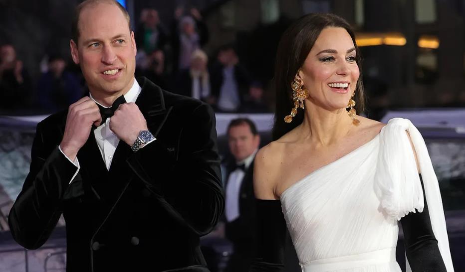 Princess Kate shines at the reception! Wearing a white dress with fairy ...
