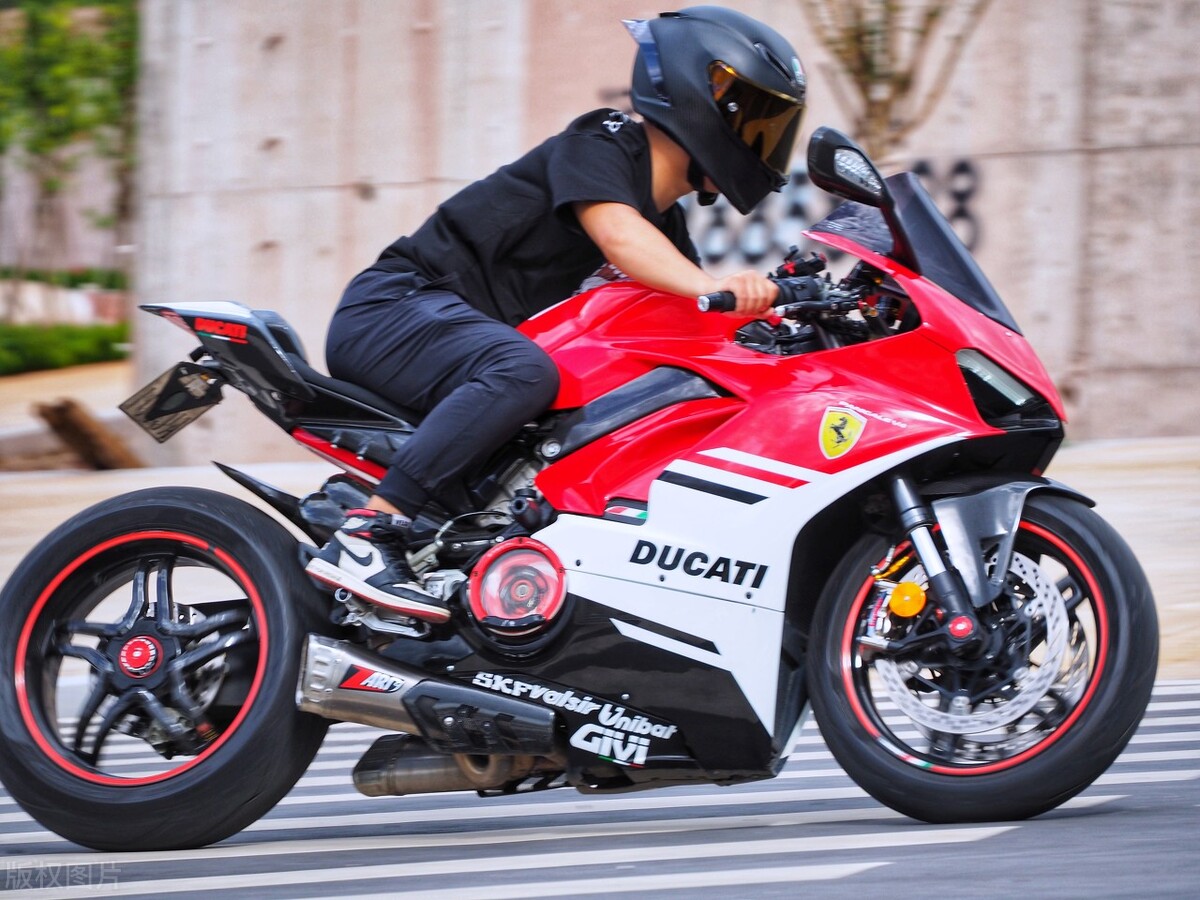Explore the story behind the world's top motorcycle brand Ducati - iNEWS