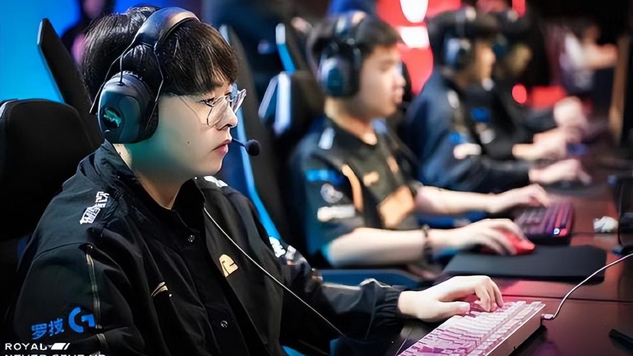 RNG下路雙人組確認離隊！LPL官網查無此人，TSM或將買下戰隊名額 - 資訊咖