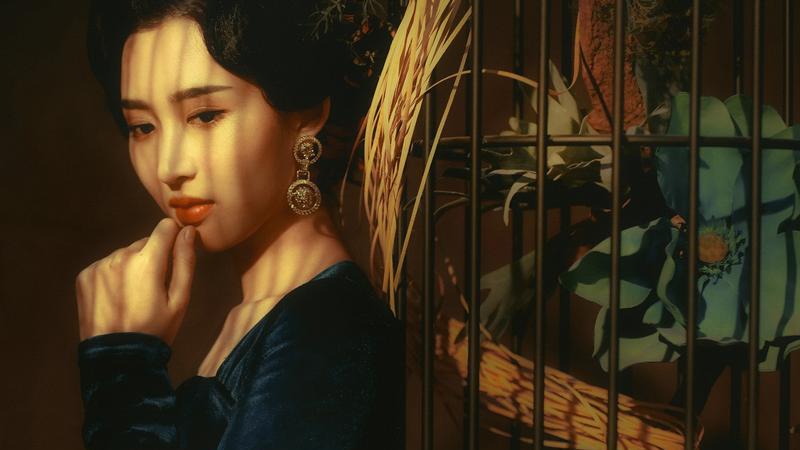 Forced to pretend to be young, addicted to plastic surgery, thinning ...