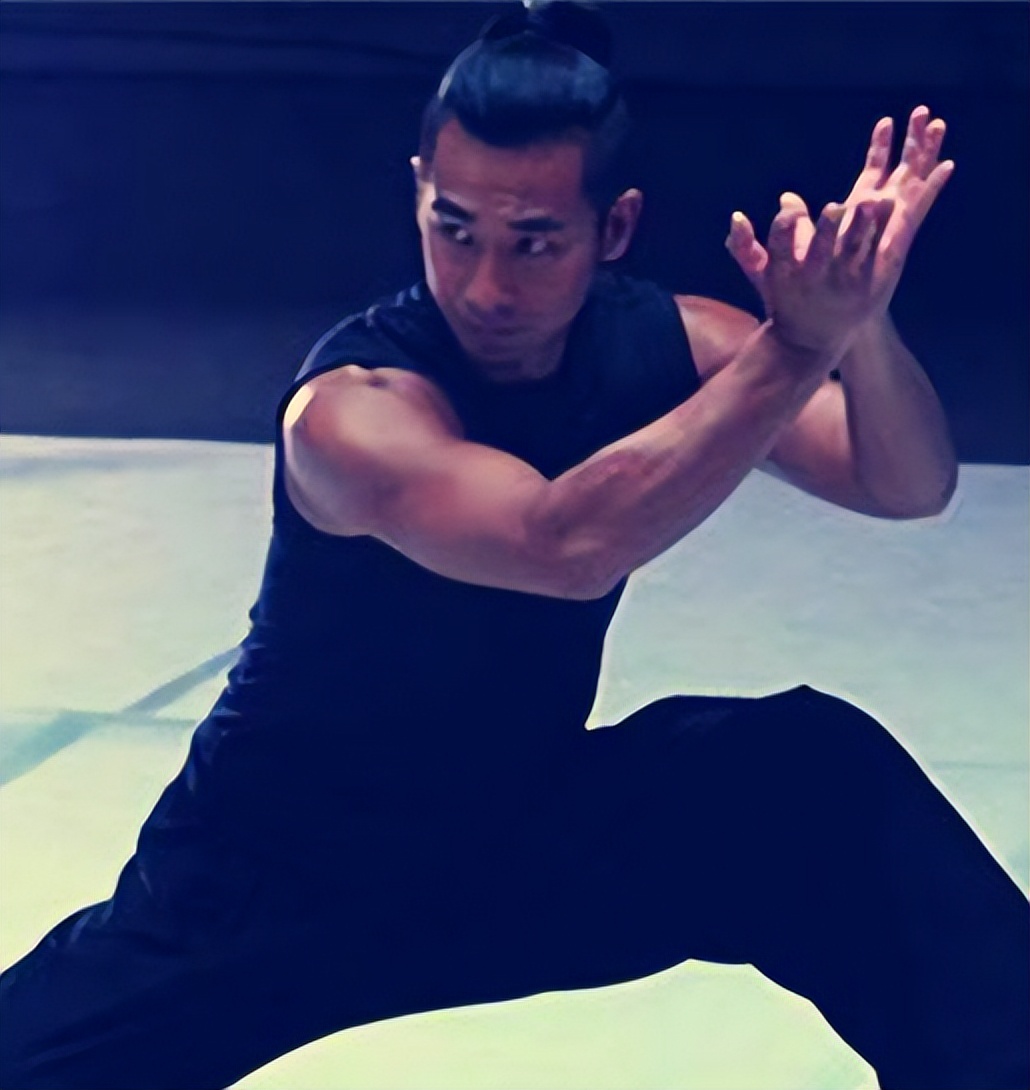 Zhao Wenzhuo has become popular all over the Internet by kicking knives ...