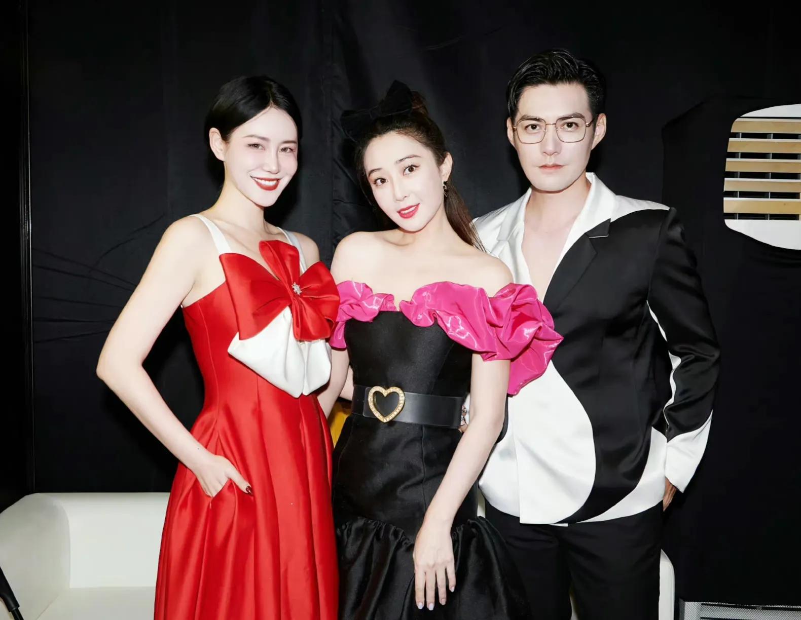 37-year-old Du Ruoxi is in the same frame as her husband. She once lost ...