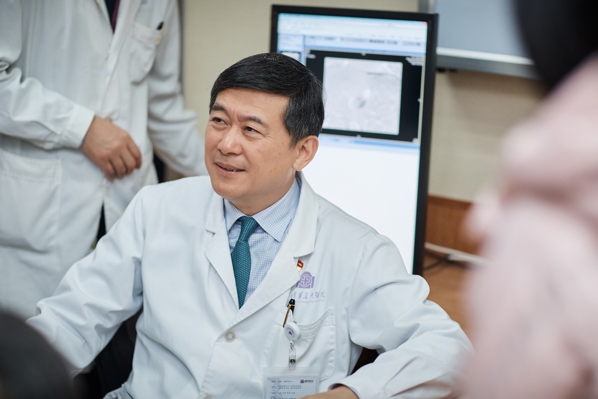 Doctor's Day Interview with Academician Dong Jiahong: After 40 years of practicing medicine ...