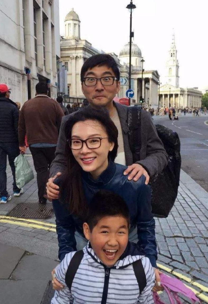 Zhao Yinyin: The second marriage brings a son to marry the ...