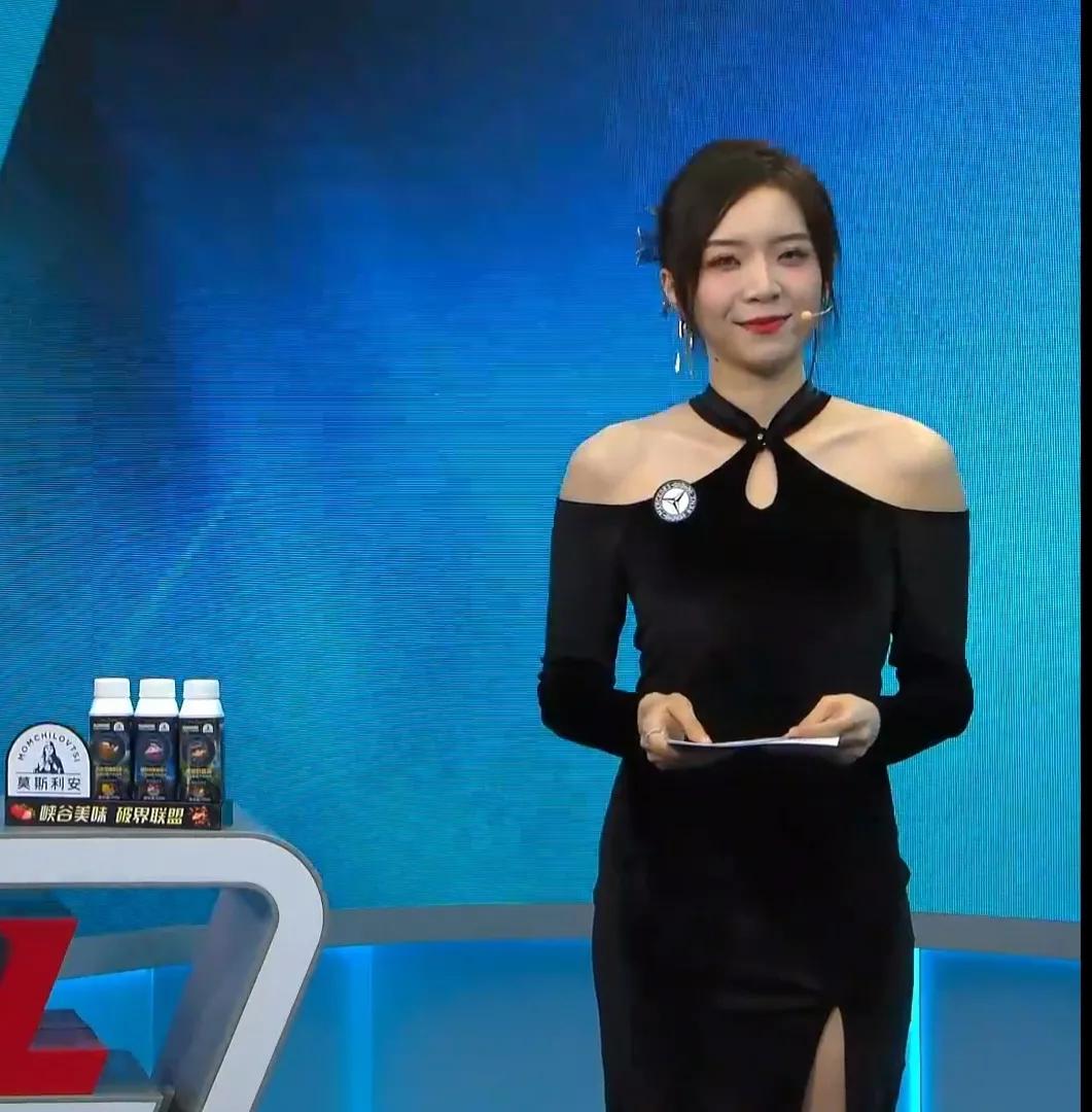 lol-LPL beauty hosts commentary "Who is more beautiful"? - iNEWS