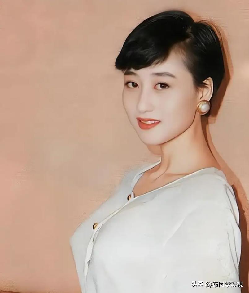 "Sexy stunner" Li Zhi went from being ostracized by everyone to ...