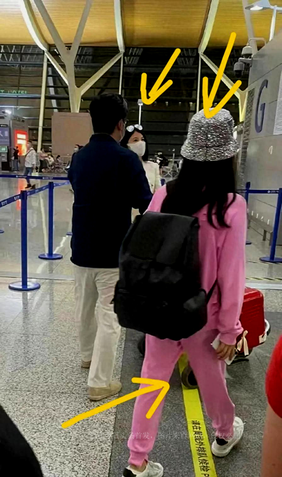 Li Xiang and Wang Yuelun took their daughter to study in the UK. Wang ...