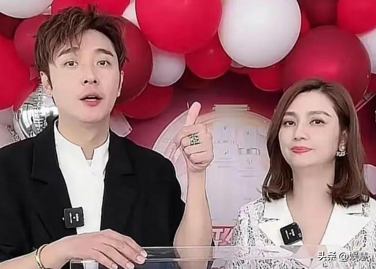 After the "fake divorce" storm, Zhang Danfeng and Hong Xin joined together to show their ...