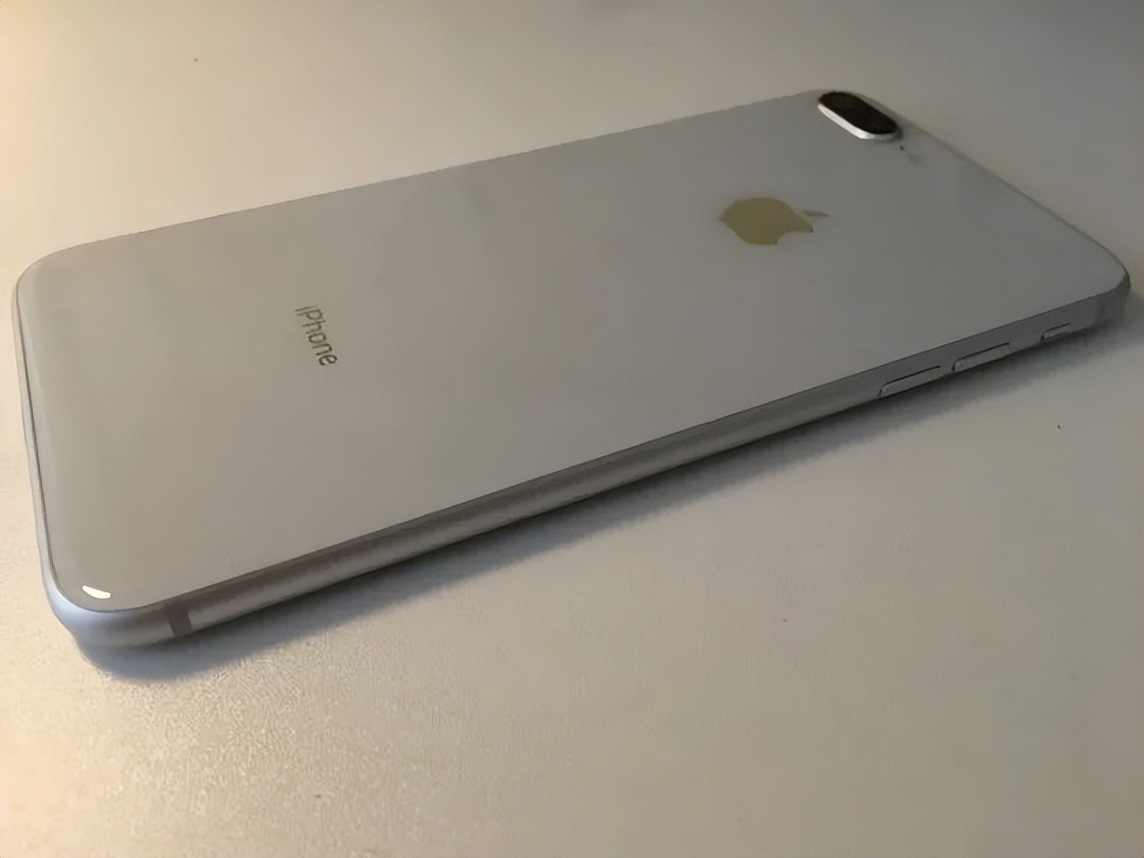 How many people are still using iPhone8P?Do you think this Apple phone can fight for a few more ...