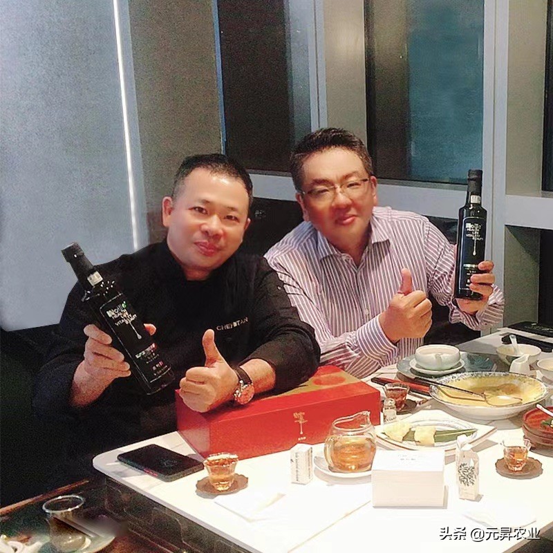 Au Leo and Cantonese master five-star celebrity chef Master Tan Guohui ...