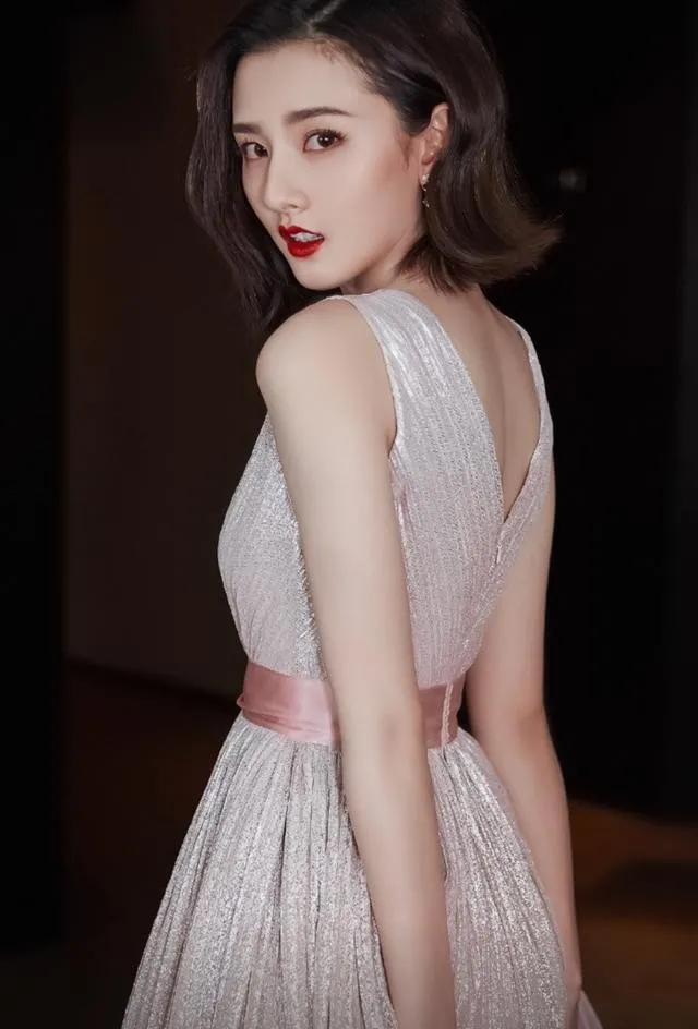 Do you like this photo of the brave and beautiful Qiao Simei and Song ...
