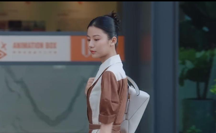 Can't hide secretly: Jiang Ying is still offline? My best friend "wears ...