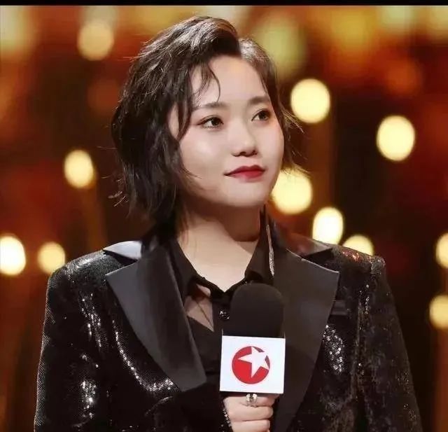 "Peking University Trash" Li Xueqin - iMedia