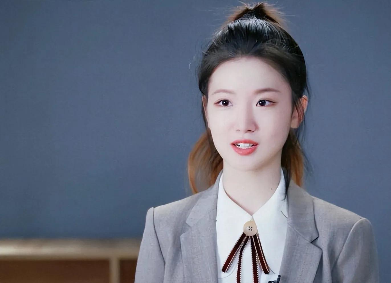 Meng Yutong: I am the 22-year-old girl selected by Dong Mingzhu - iNEWS