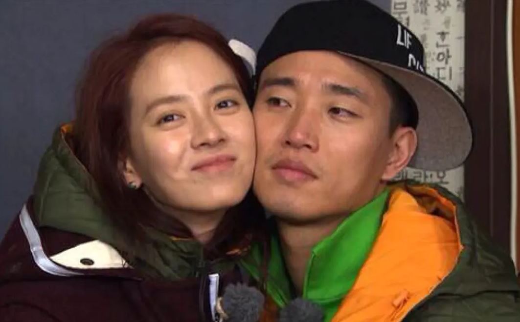 The intimate actions of Song Ji Hyo and Liang Se Chan arouse heated discussions. Netizens: It's ...